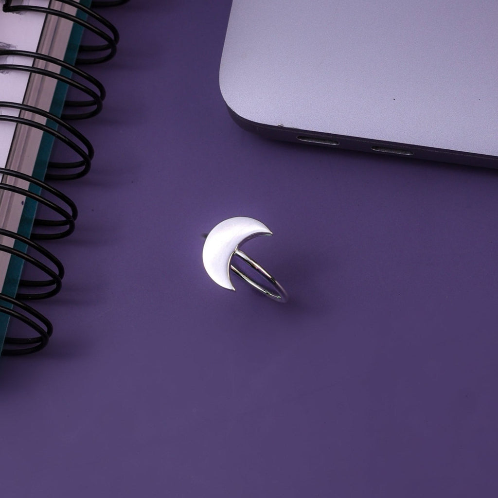 Moonlit Silver Ring – Sterluv